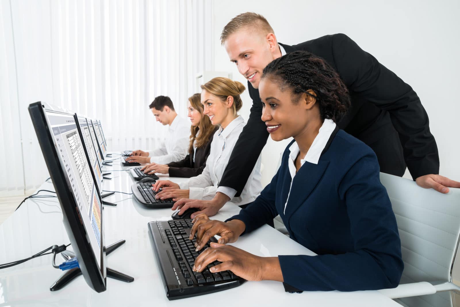 ADV (Administration des ventes) : Définition & Fiche métier 2025
